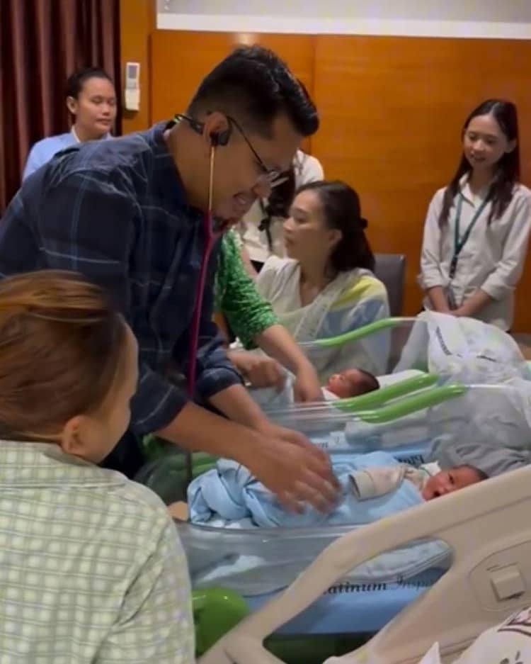 6 Fakta Anak Kembar Mpok Alpa, Bernama Raffi dan Raffa | Popmama.com